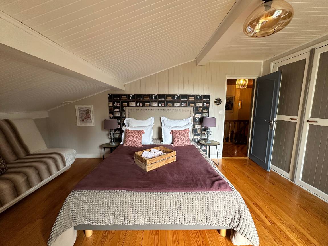 20 M² Chambre D'hôtes ∙ 1 Chambre ∙ 4 Personnes - Thônes