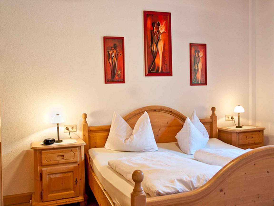 70 M² Ferienwohnung ∙ 1 Schlafzimmer ∙ 4 Gäste - Hausach
