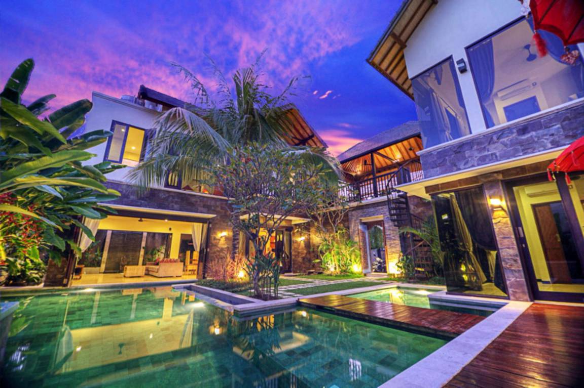 500 M² Villa ∙ 4 Bedrooms ∙ 8 Guests - Legian