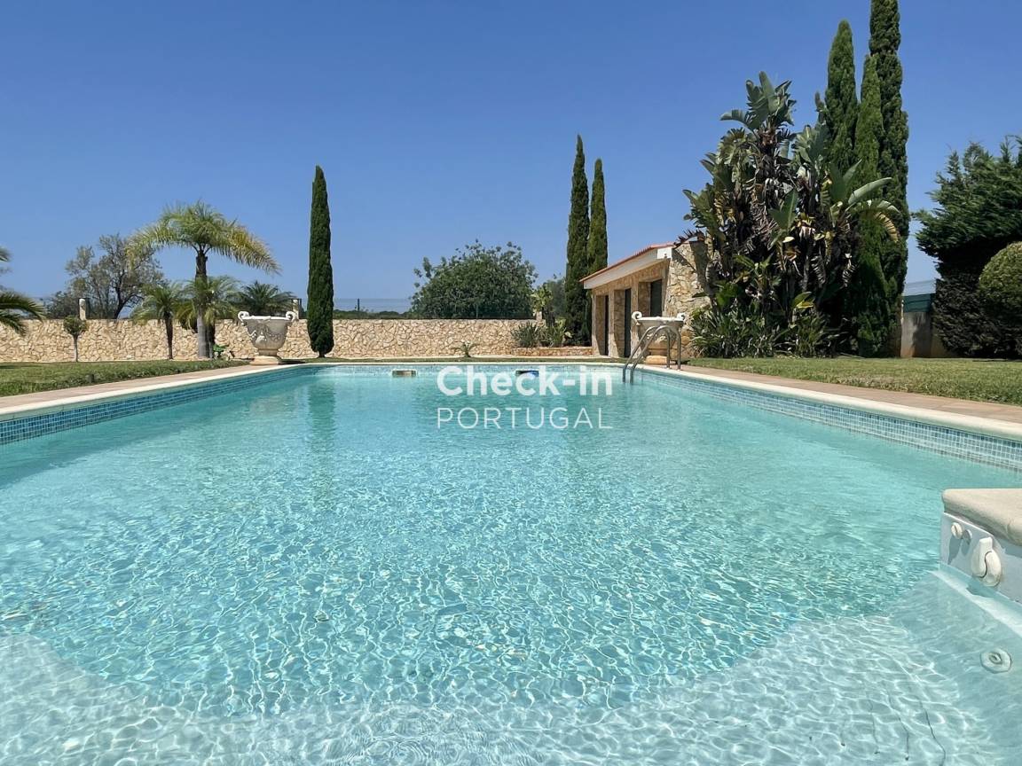 300 M² Villa ∙ 5 Bedrooms ∙ 10 Guests - Almancil