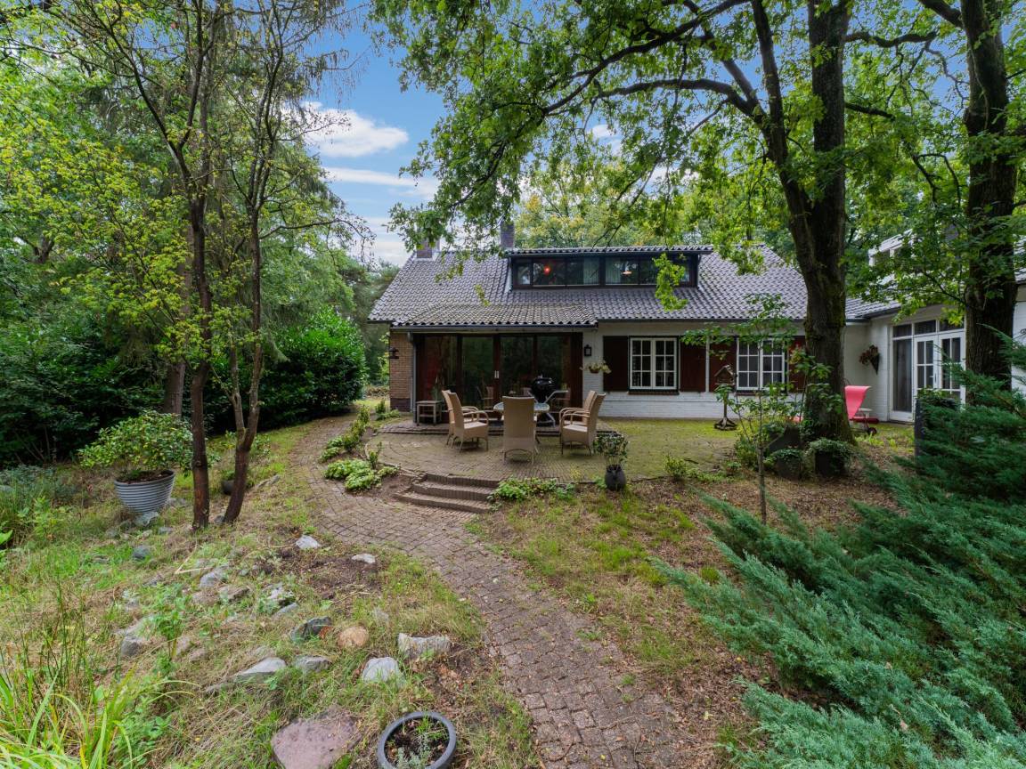 295 M² House ∙ 5 Bedrooms ∙ 9 Guests - Beerse