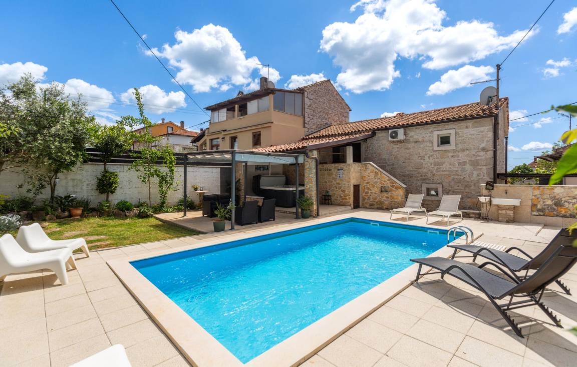 90 M² House ∙ 3 Bedrooms ∙ 6 Guests - Motovun