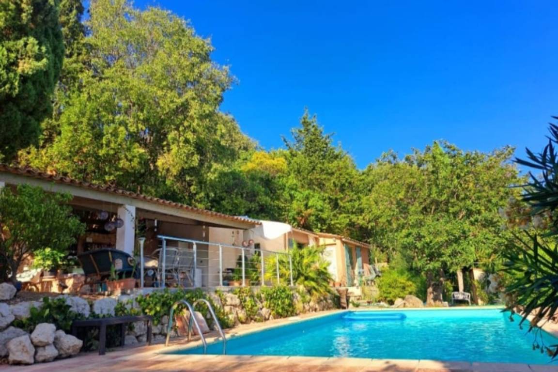 30 M² Bed & Breakfast ∙ 1 Schlafzimmer ∙ 2 Gäste - Grasse