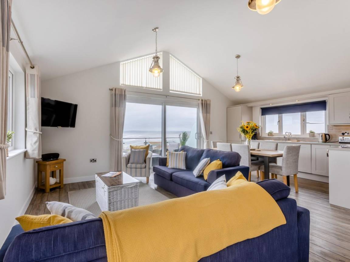 Apartment ∙ 3 Bedrooms ∙ 6 Guests - Westward Ho!