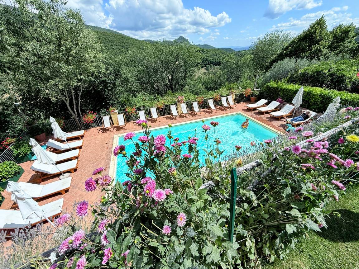 500 M² House ∙ 5 Bedrooms ∙ 10 Guests - Spoleto
