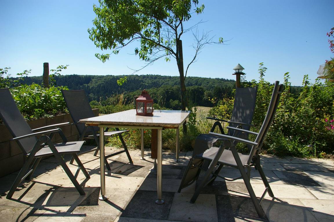 75 M² Ferienwohnung ∙ 2 Schlafzimmer ∙ 4 Gäste - Eitorf