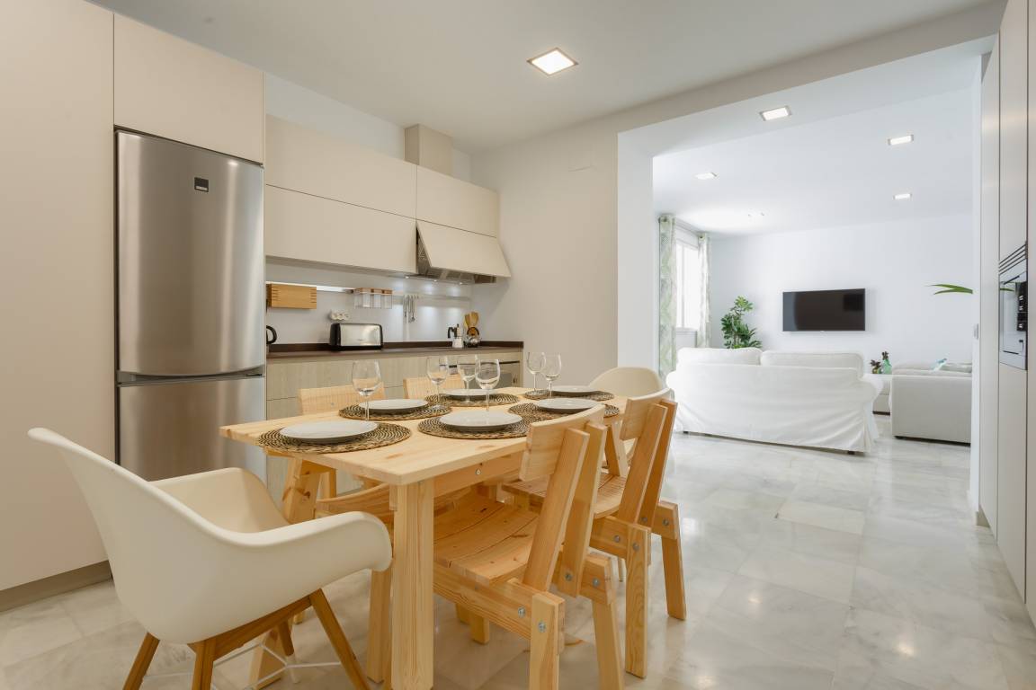 82 M² Apartment ∙ 2 Bedrooms ∙ 5 Guests - Cadix