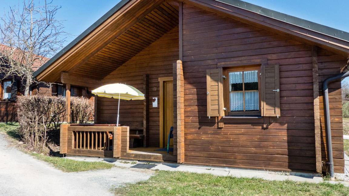 60 M² Ferienhaus ∙ 2 Schlafzimmer ∙ 5 Gäste - Viechtach