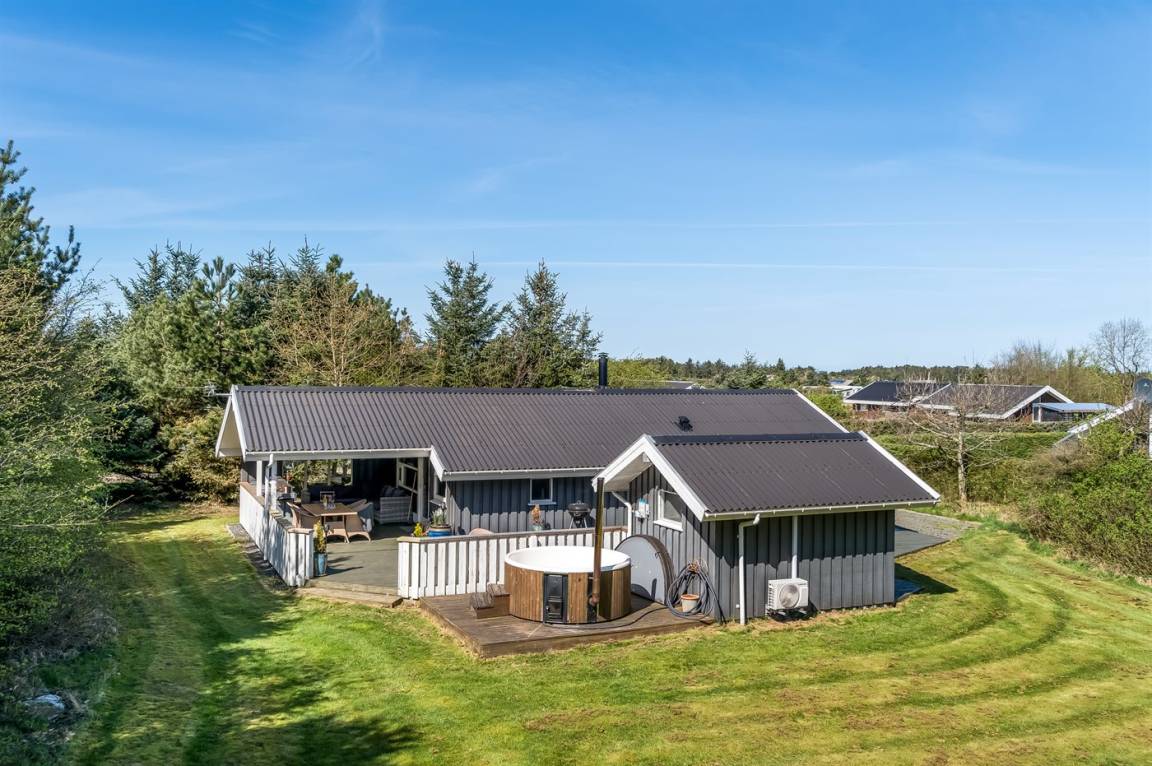 74 M² Huis ∙ 3 Slaapkamers ∙ 6 Gasten - Løkken