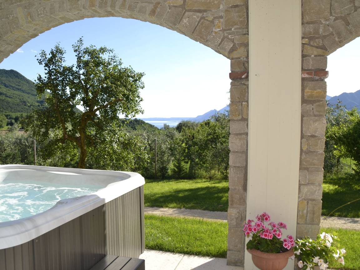 110 M² Appartement ∙ 2 Chambres ∙ 6 Personnes - Malcesine