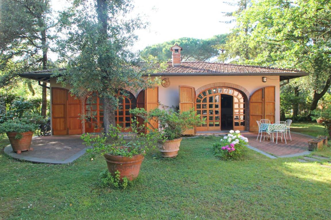 90 M² House ∙ 2 Bedrooms ∙ 5 Guests - Massa