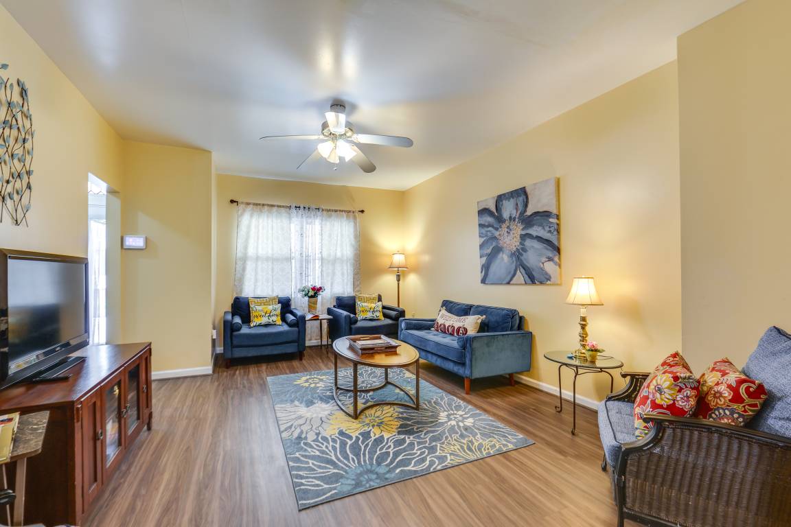 185 M² House ∙ 5 Bedrooms ∙ 10 Guests - Monroeville, PA