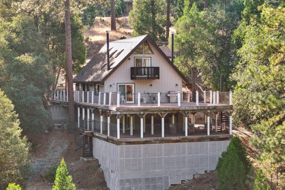 254 M² House ∙ 6 Bedrooms ∙ 16 Guests - Groveland, CA