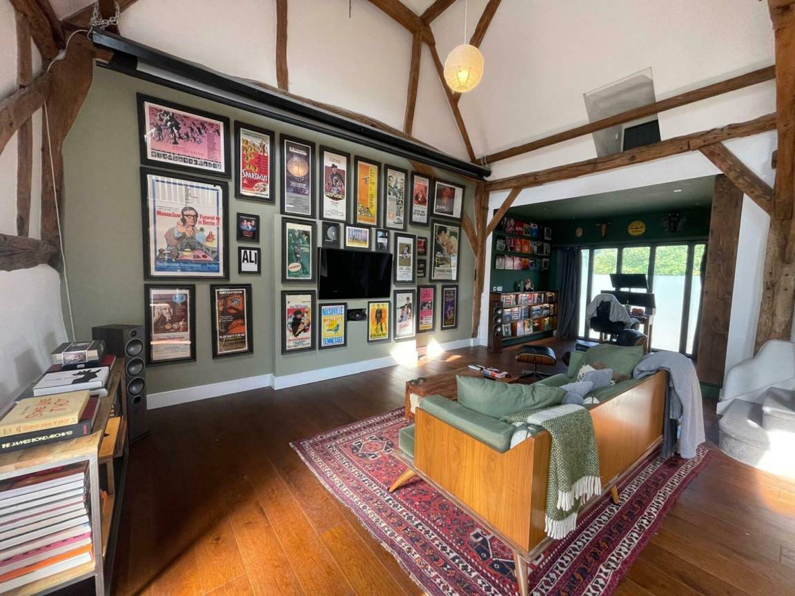 125 M² House ∙ 3 Bedrooms ∙ 8 Guests - Stevenage