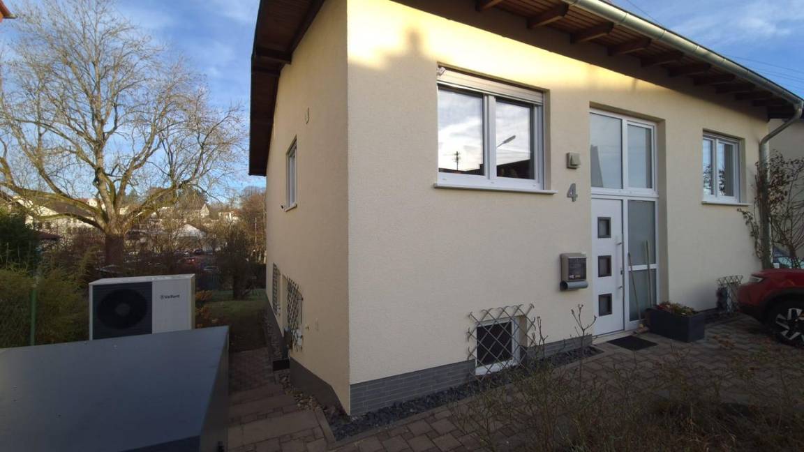 60 M² Ferienwohnung ∙ 1 Schlafzimmer ∙ 4 Gäste - Sankt Wendel