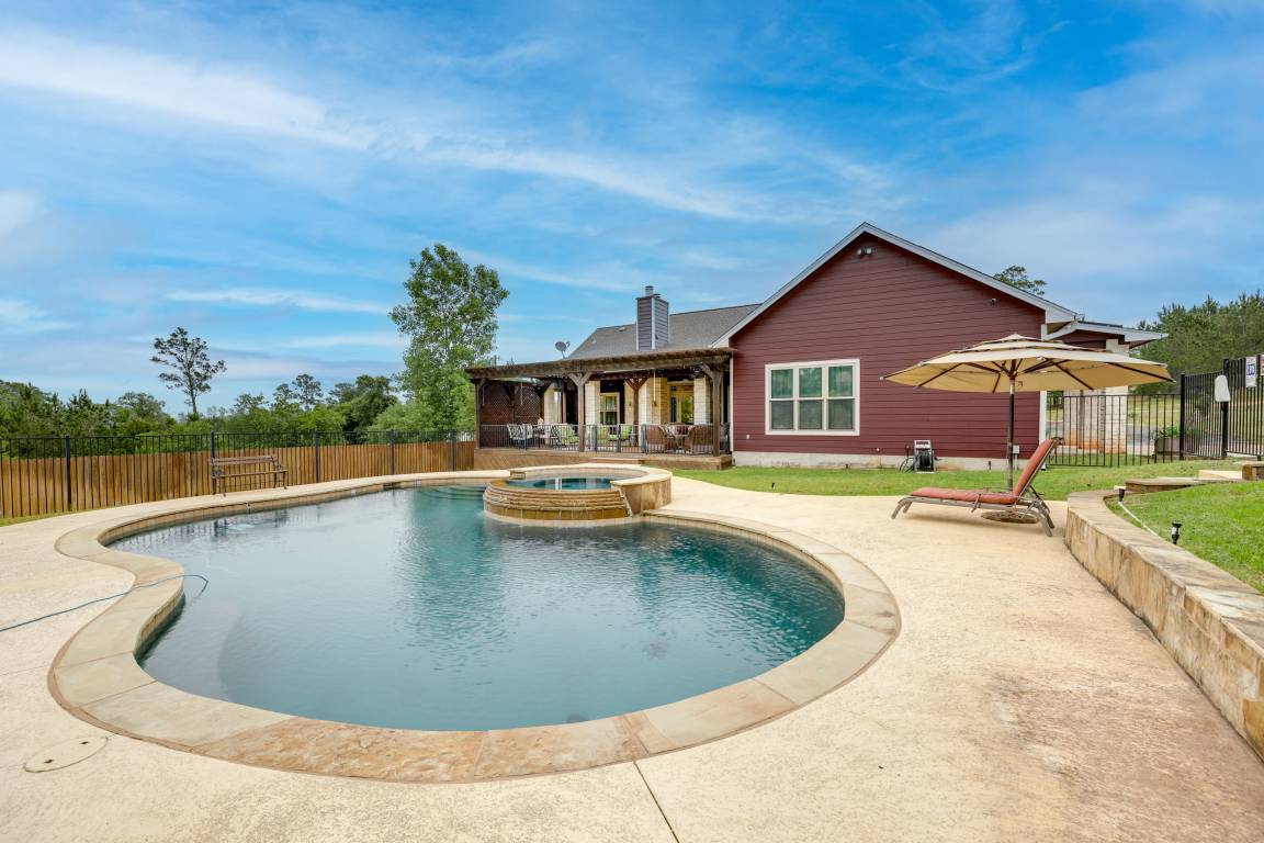139 M² House ∙ 2 Bedrooms ∙ 4 Guests - Bastrop State Park, Bastrop