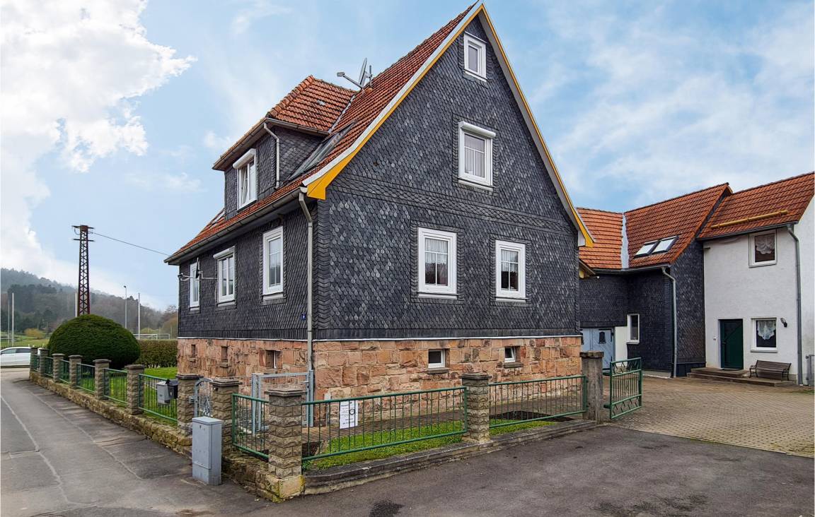 70 M² Ferienwohnung ∙ 2 Schlafzimmer ∙ 4 Gäste - Suhl