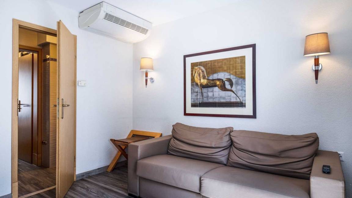 26 M² Apartamento ∙ 1 Habitación ∙ 4 Huéspedes - Ginebra