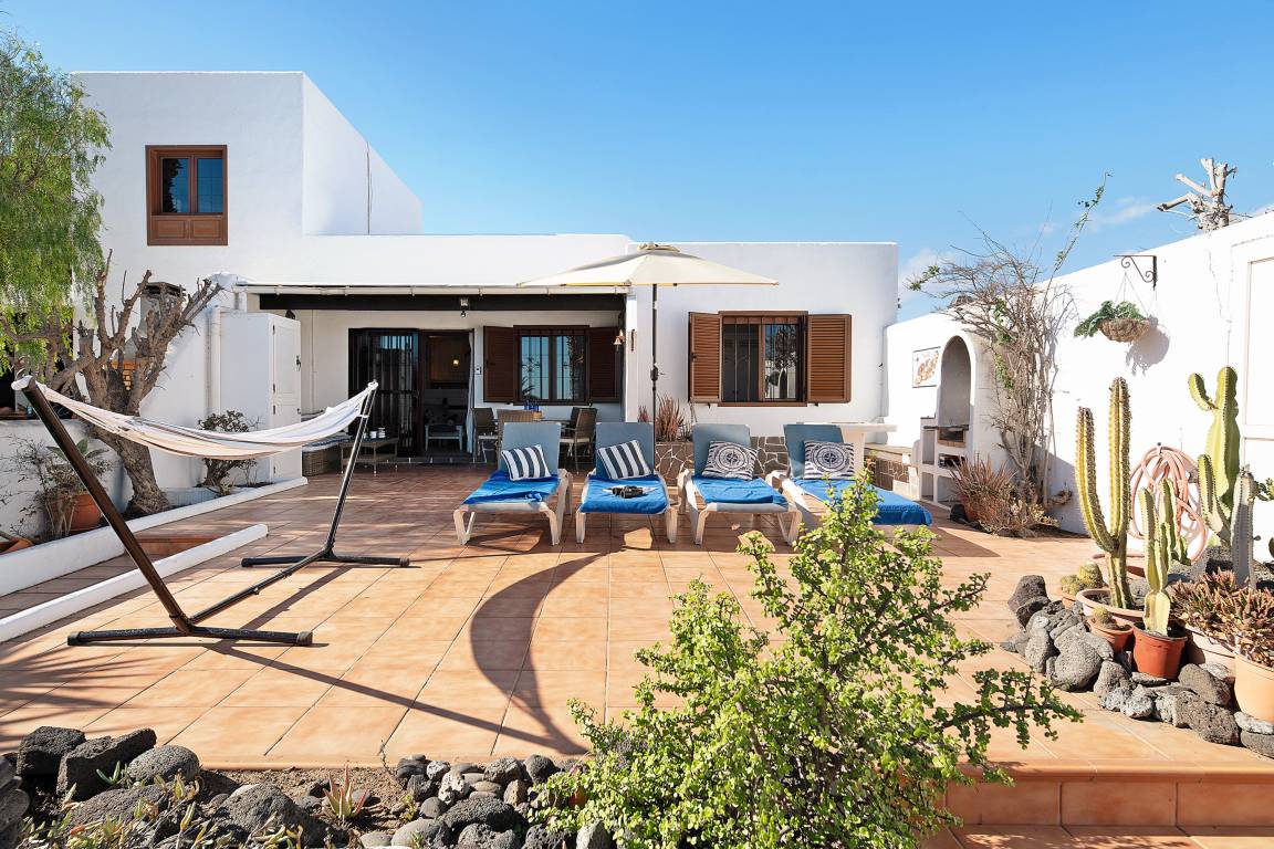 85 M² Apartamento ∙ 2 Habitaciones ∙ 4 Huéspedes - Playa Blanca
