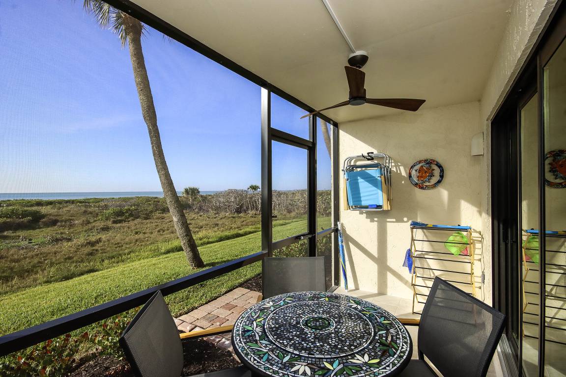 84 M² Condo ∙ 2 Bedrooms ∙ 4 Guests - Lighthouse Beach Park