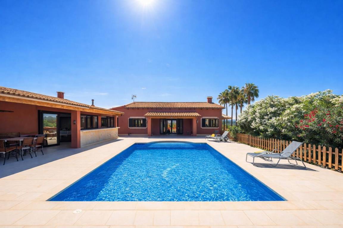 200 M² Villa ∙ 3 Bedrooms ∙ 6 Guests - Mallorca