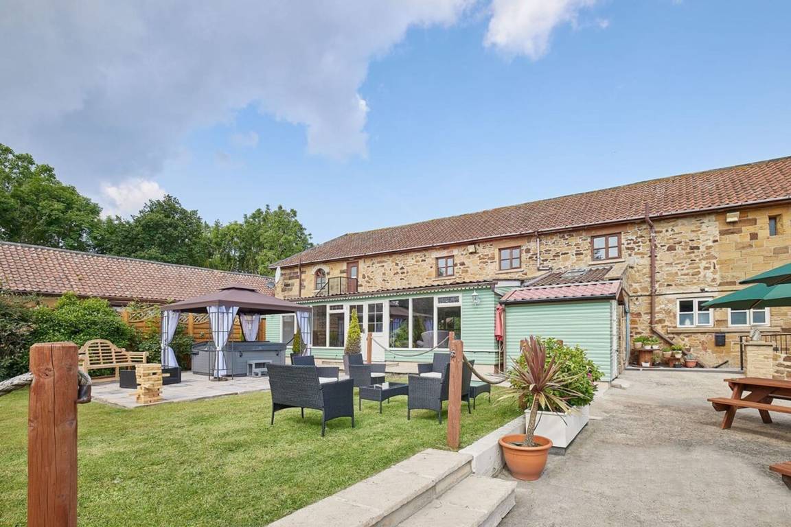 House ∙ 11 Bedrooms ∙ 24 Guests - Staithes