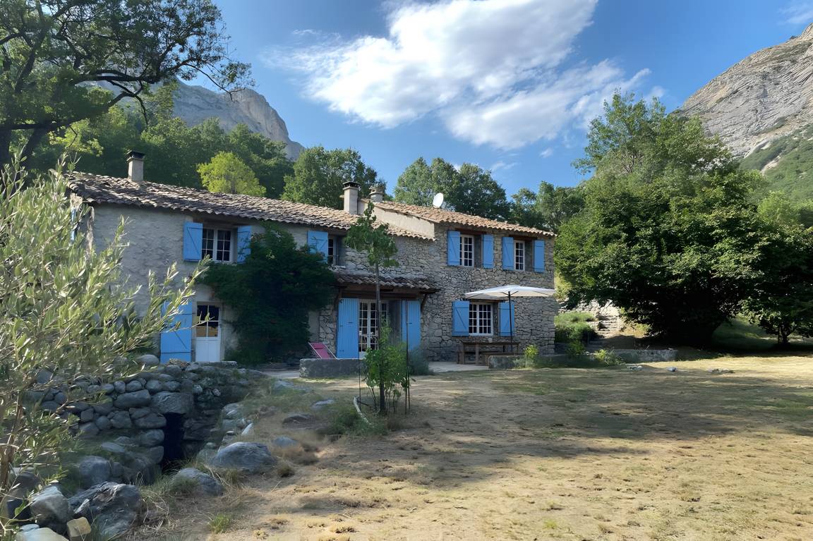 130 M² Maison De Vacances ∙ 3 Chambres ∙ 6 Personnes - Sisteron