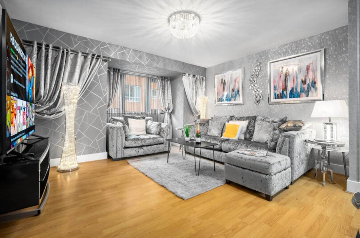 65 M² Apartment ∙ 1 Bedroom ∙ 2 Guests - Solihull