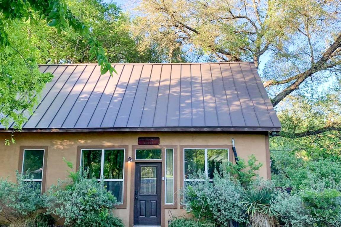 House ∙ 1 Bedroom ∙ 8 Guests - Canyon Lake, TX