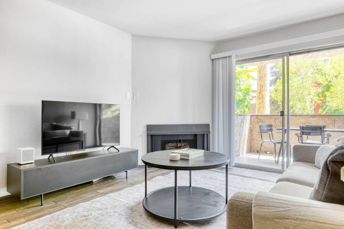 111 M² Apartment ∙ 2 Bedrooms ∙ 4 Guests - Altadena, CA