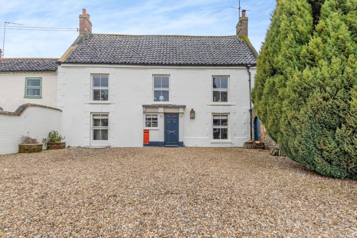 Cottage ∙ 4 Bedrooms ∙ 8 Guests - Norfolk
