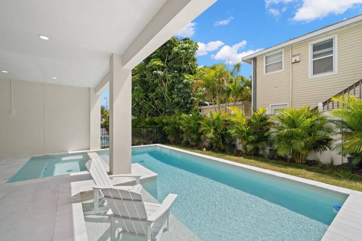 House ∙ 6 Bedrooms ∙ 14 Guests - Clearwater Beach, FL