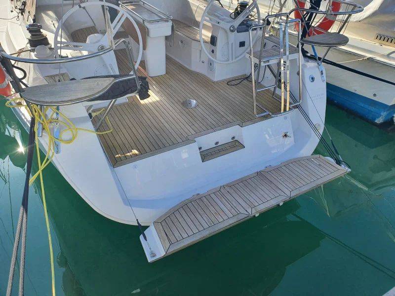 Houseboat ∙ 2 Bedrooms ∙ 4 Guests - Croatia