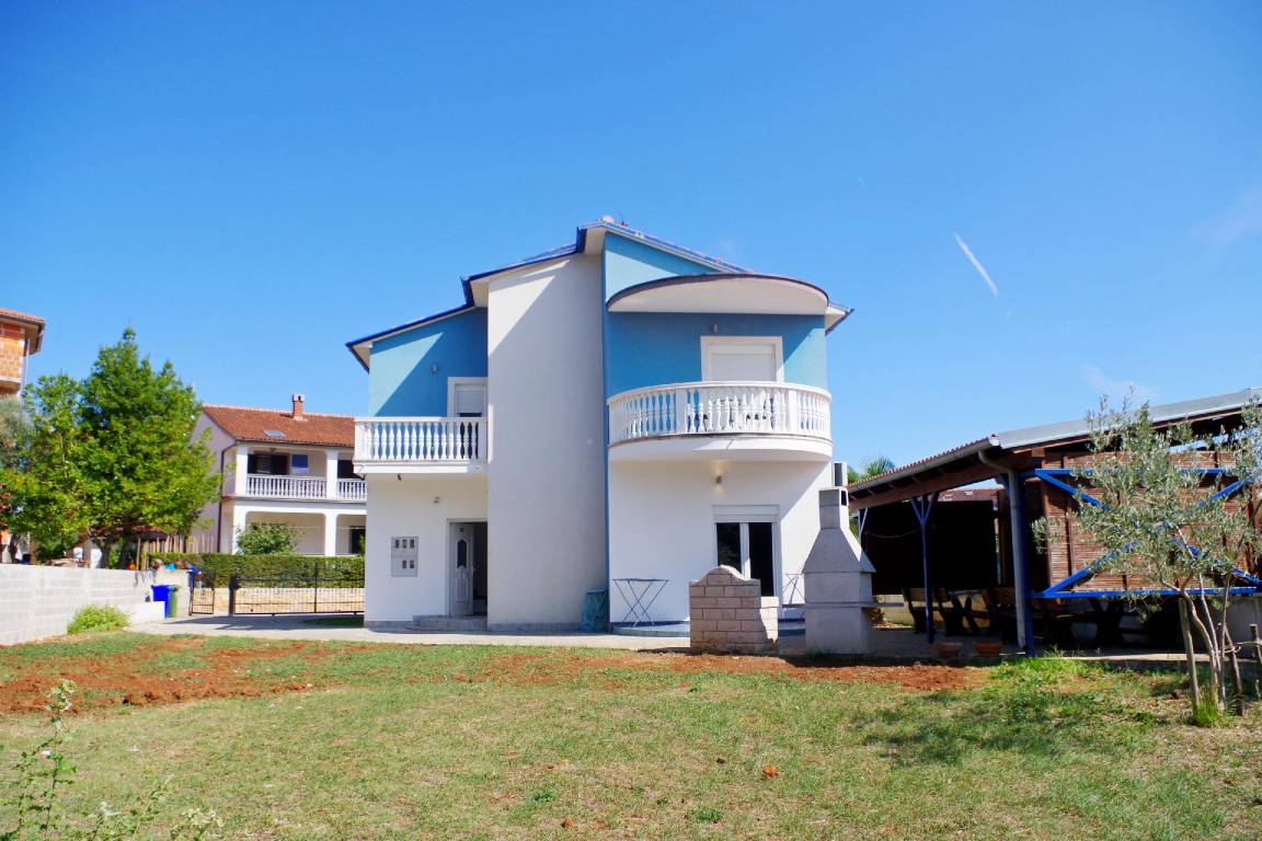 180 M² Ferienhaus ∙ 5 Schlafzimmer ∙ 10 Gäste - Premantura