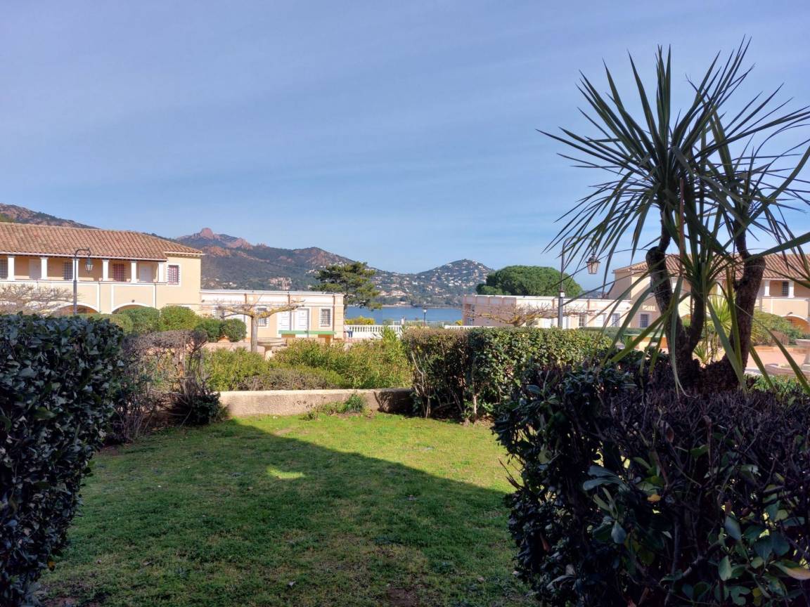 30 M² House ∙ 1 Bedroom ∙ 4 Guests - Cap Estérel