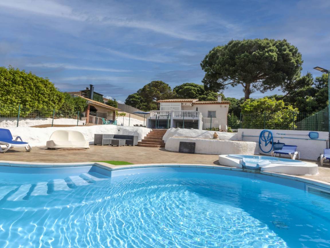 90 M² House ∙ 4 Bedrooms ∙ 8 Guests - Blanes