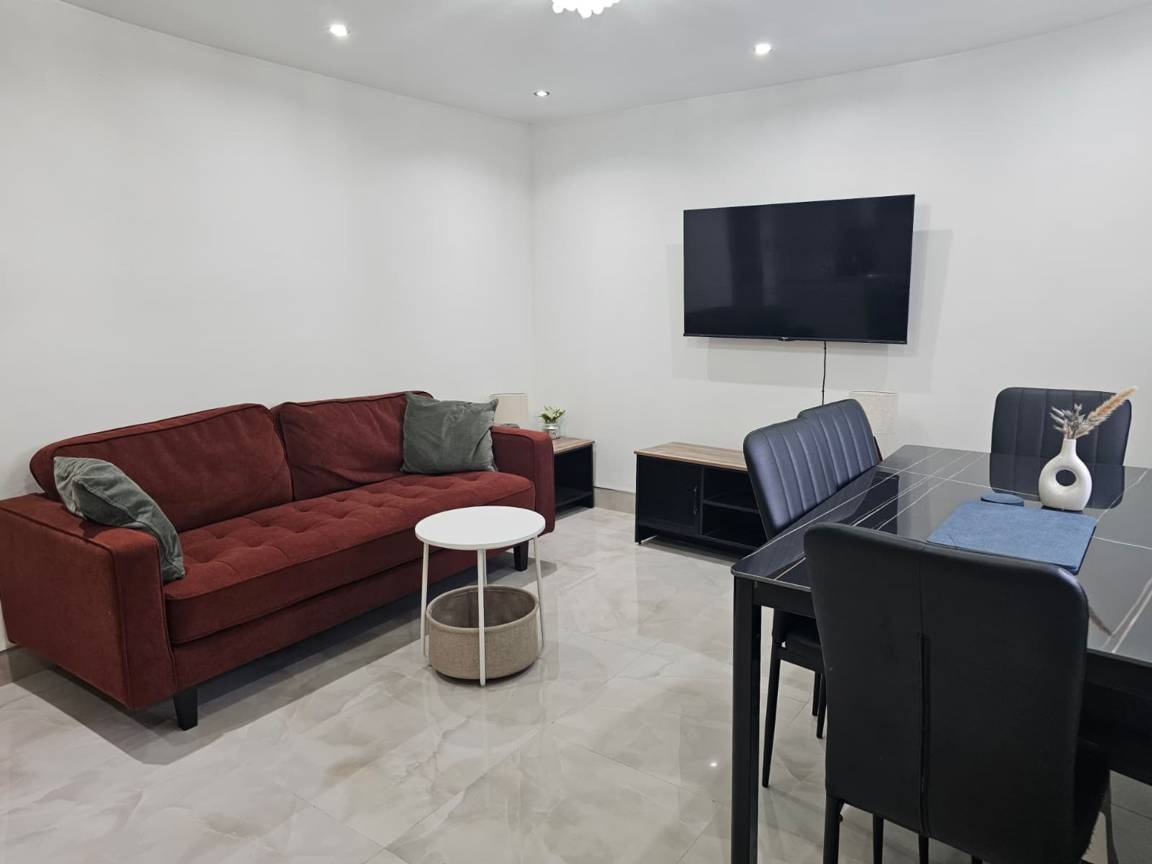 102 M² Huis ∙ 3 Slaapkamers ∙ 5 Gasten - Manchester