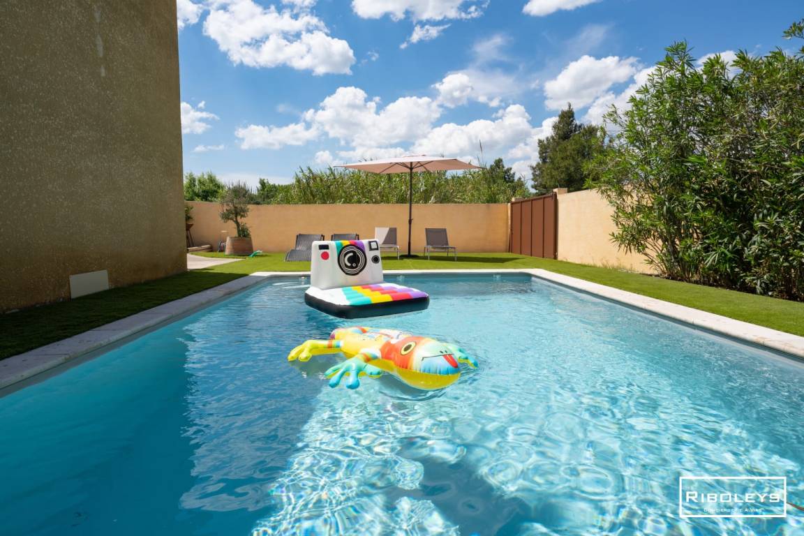 110 M² Villa ∙ 3 Chambres ∙ 6 Personnes - Vias