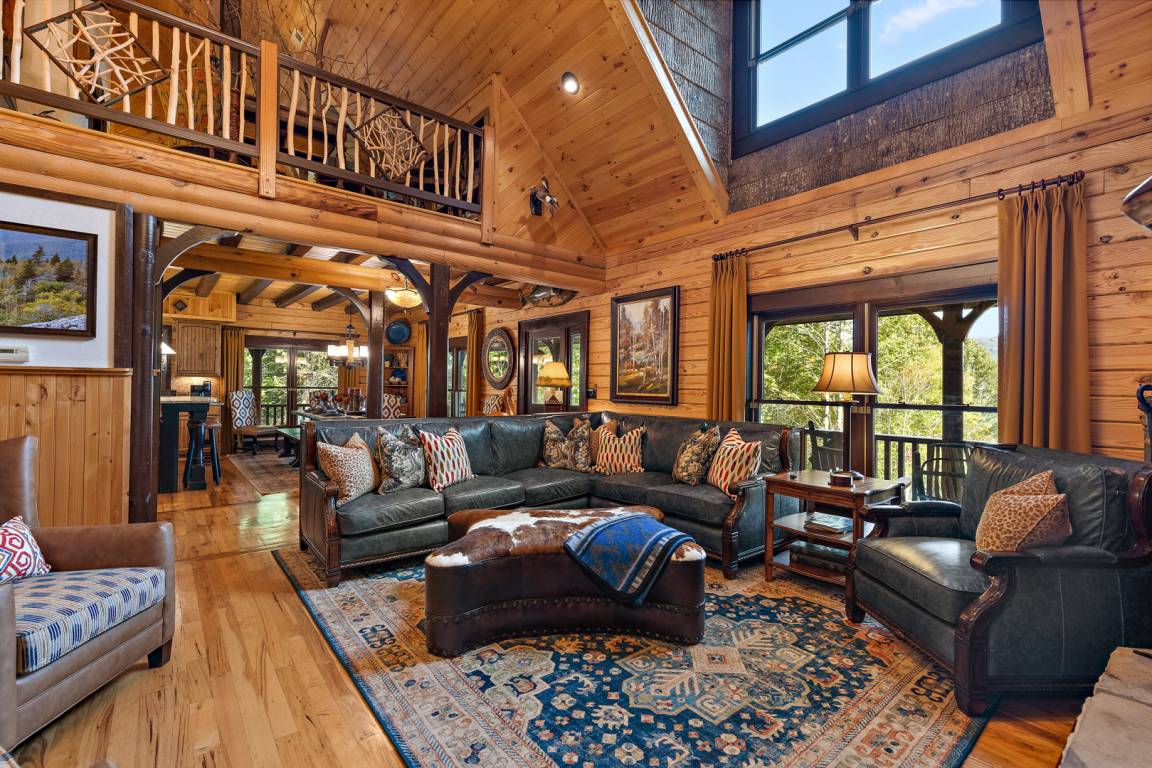 376 M² Lodge ∙ 4 Bedrooms ∙ 12 Guests - Blowing Rock, NC