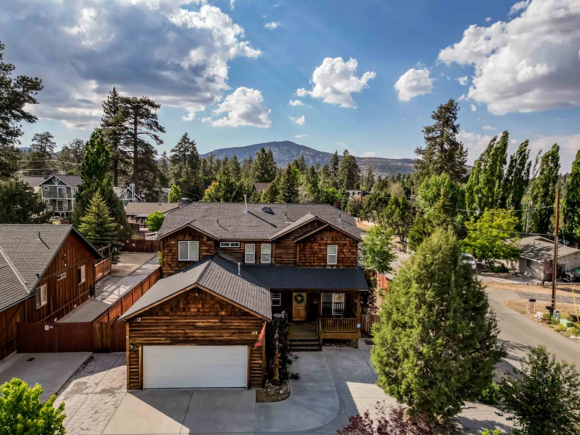 181 M² House ∙ 4 Bedrooms ∙ 10 Guests - Big Bear, CA