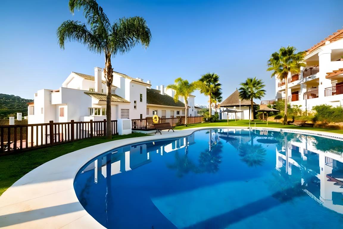 130 M² Apartamento ∙ 2 Habitaciones ∙ 6 Huéspedes - Sotogrande