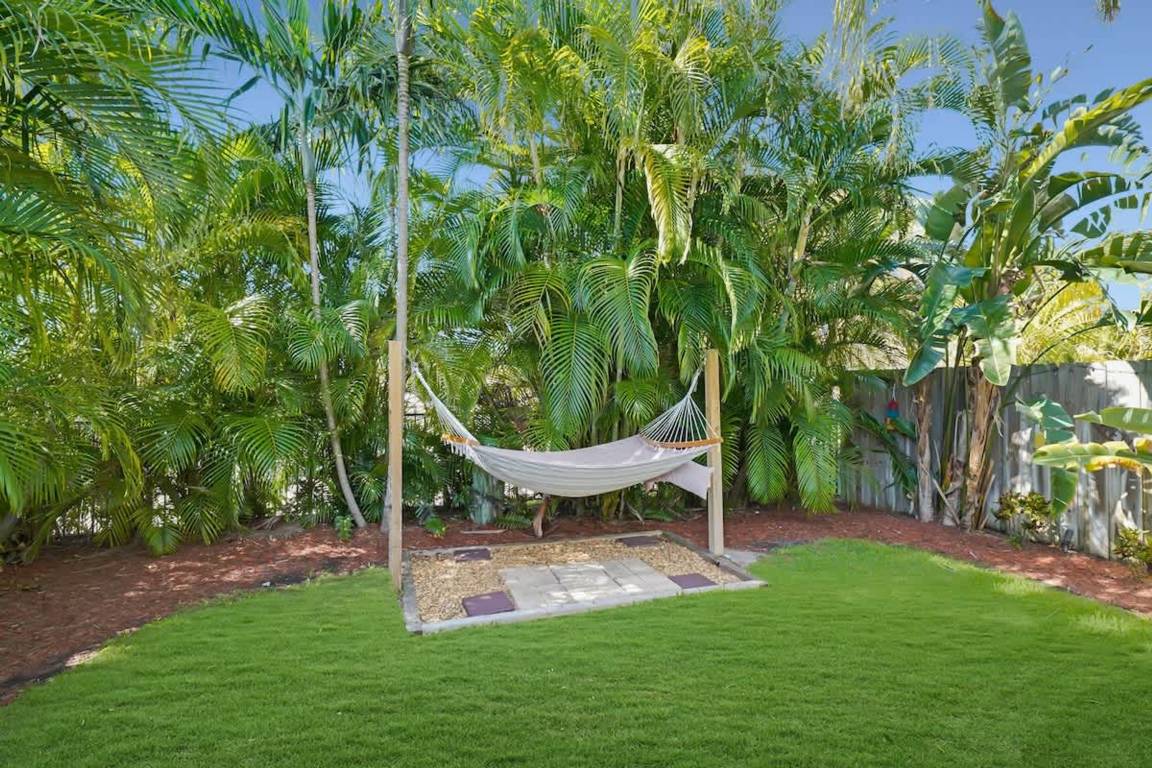 Apartment ∙ 2 Bedrooms ∙ 4 Guests - Riviera Beach, FL