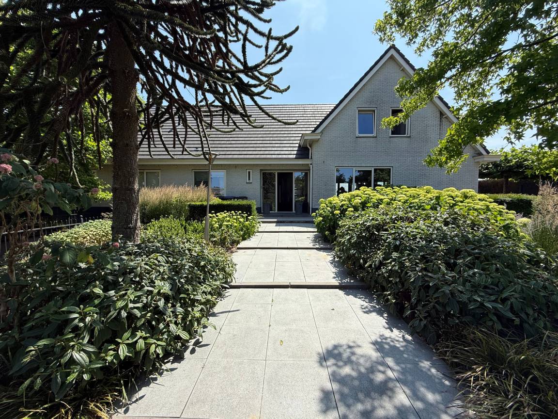 319 M² Villa ∙ 6 Bedrooms ∙ 14 Guests - Gorinchem