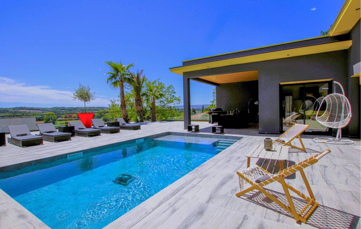 220 M² Huis ∙ 4 Slaapkamers ∙ 9 Gasten - Montélimar