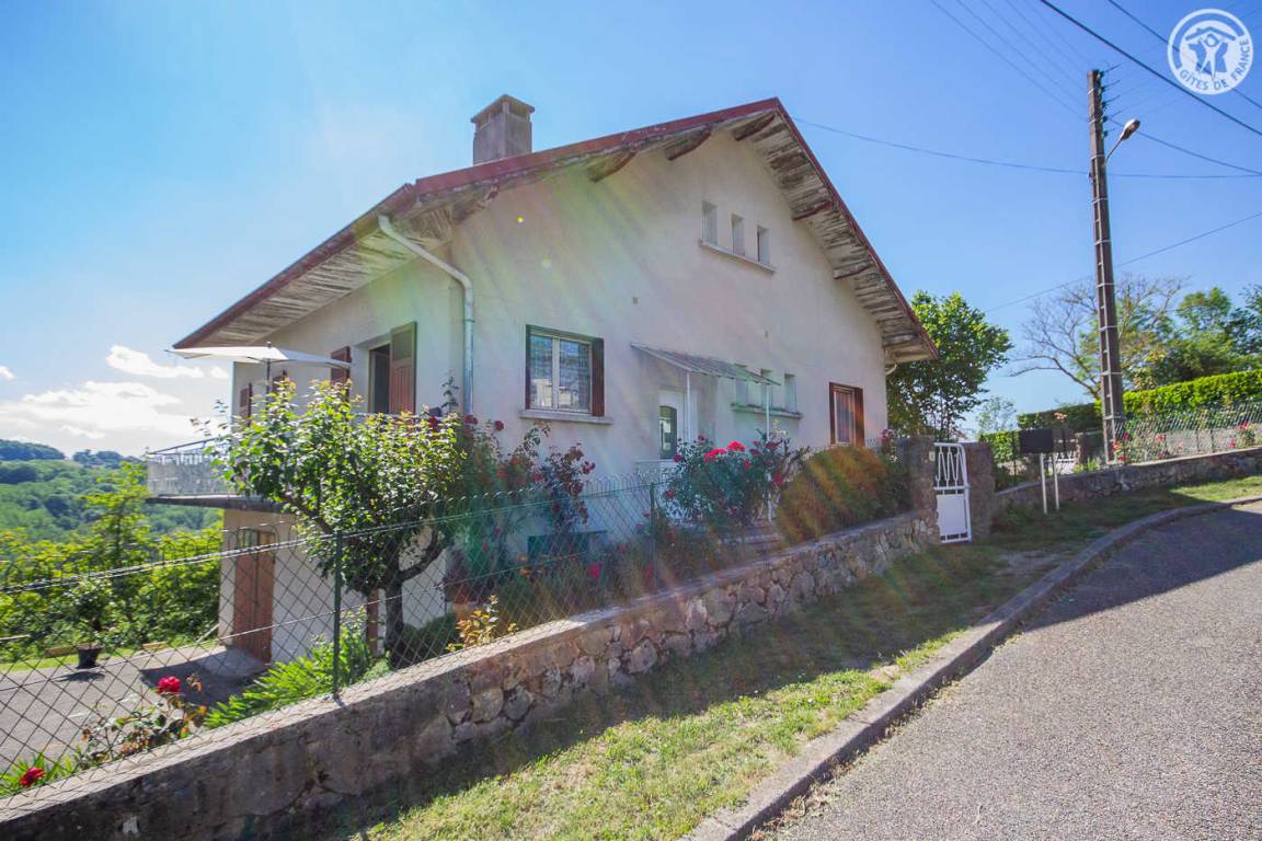 58 M² Gîte ∙ 2 Chambres ∙ 4 Personnes - Lépin-le-Lac