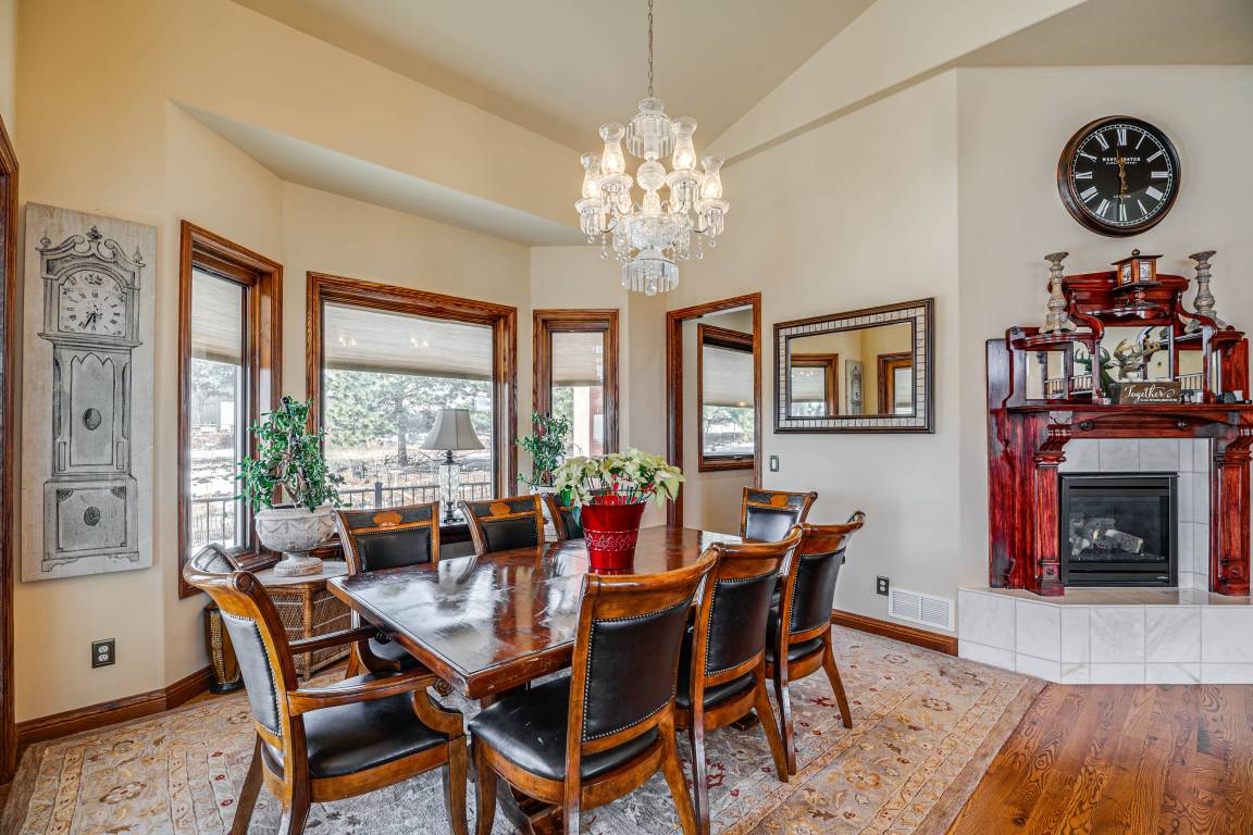 529 M² House ∙ 4 Bedrooms ∙ 10 Guests - Colorado Springs, CO