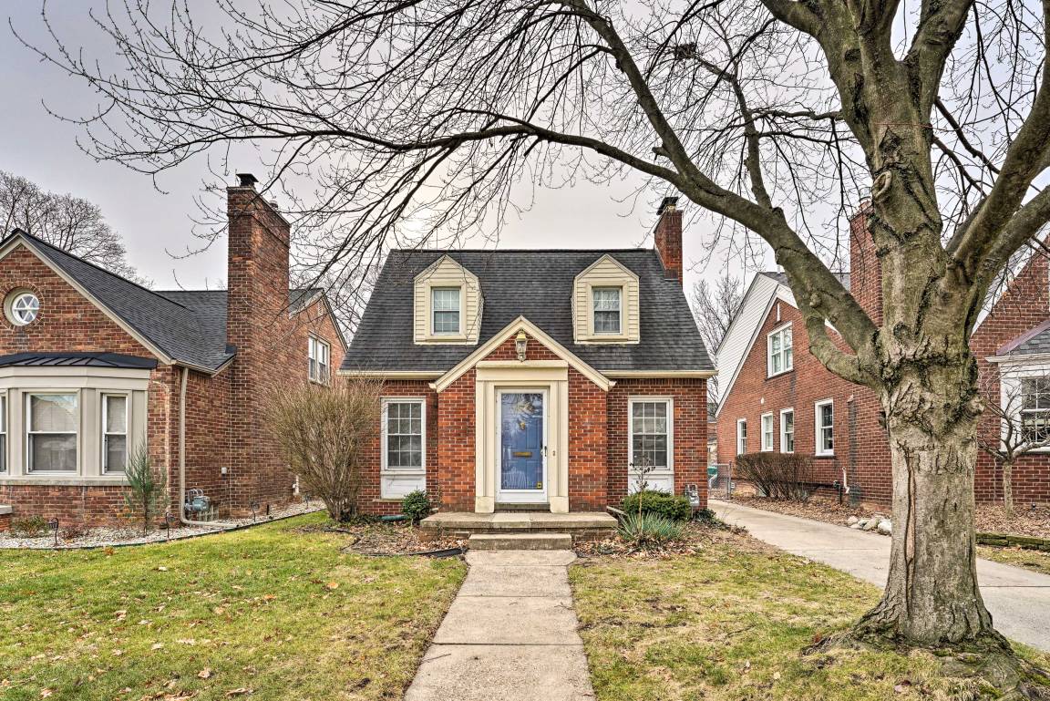 97 M² House ∙ 2 Bedrooms ∙ 4 Guests - Detroit Metro Wayne County Airport (DTW)