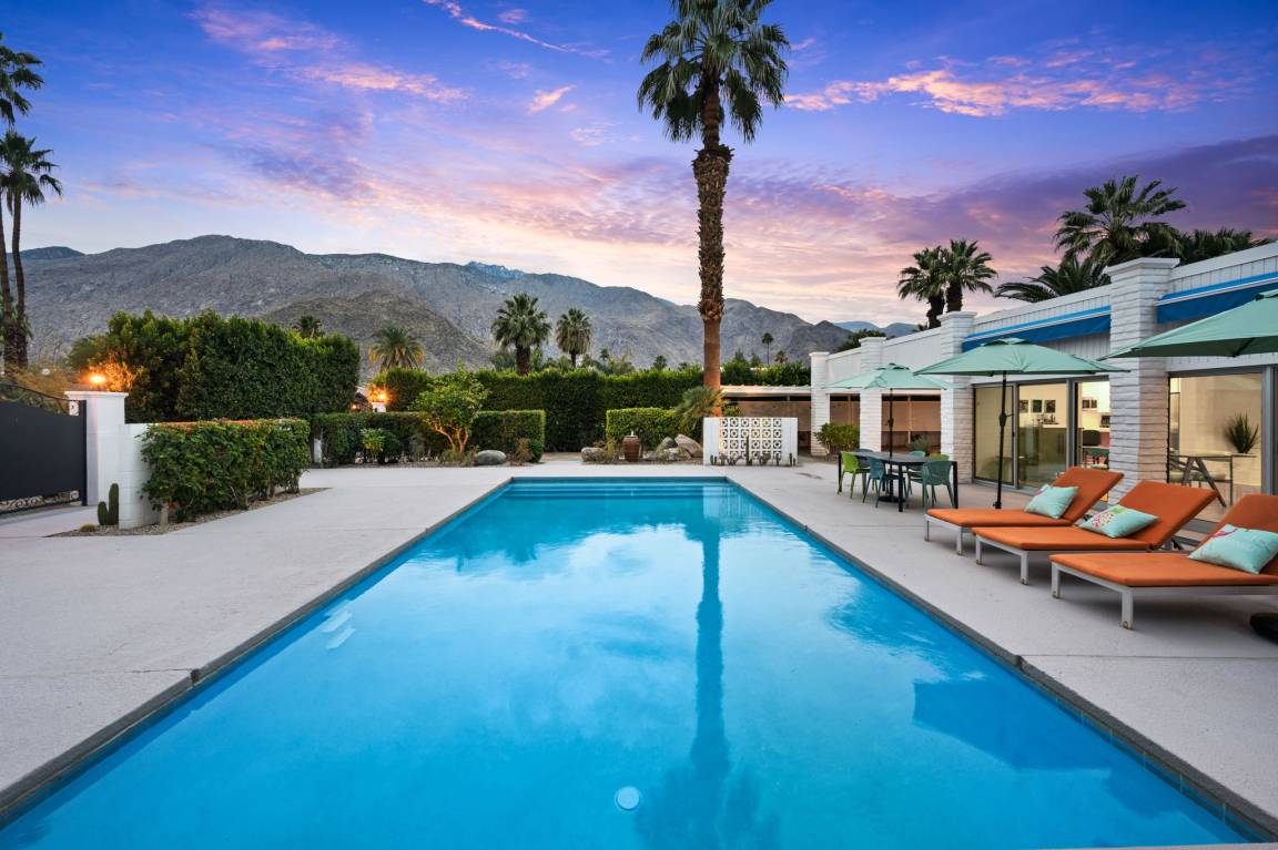 House ∙ 4 Bedrooms ∙ 8 Guests - Palm Springs, CA