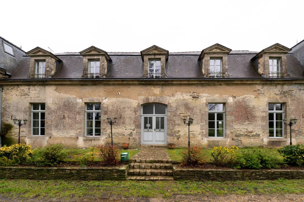 380 M² Maison De Vacances ∙ 4 Chambres ∙ 15 Personnes - Ploërmel