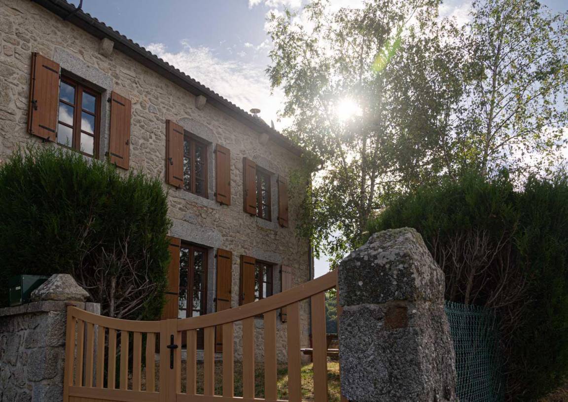82 M² Gîte ∙ 3 Chambres ∙ 6 Personnes - Lozère